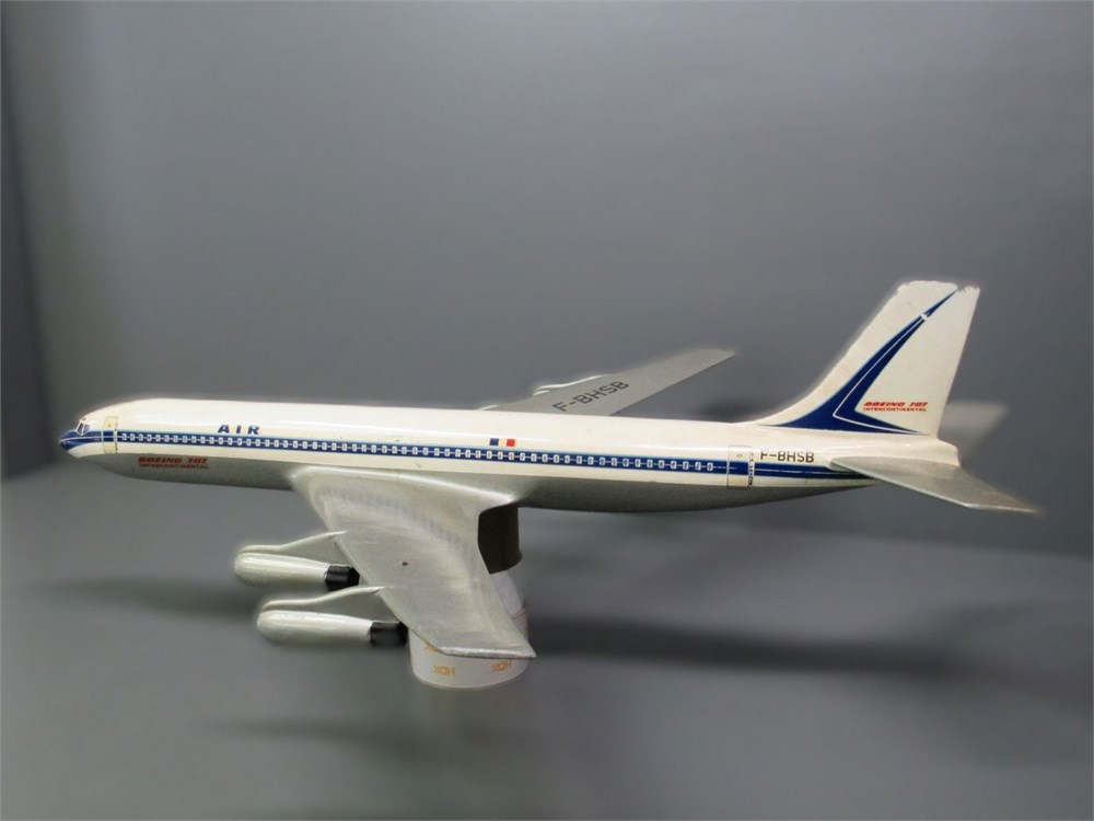 Transitional Design Online Auctions - 1959 Boeing 707 Model Airplane ...