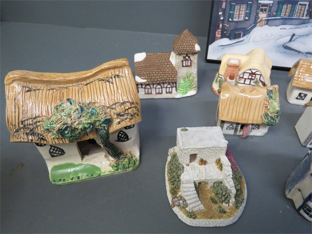 Transitional Design Online Auctions - Ceramic Cottages / Buildings / Houses