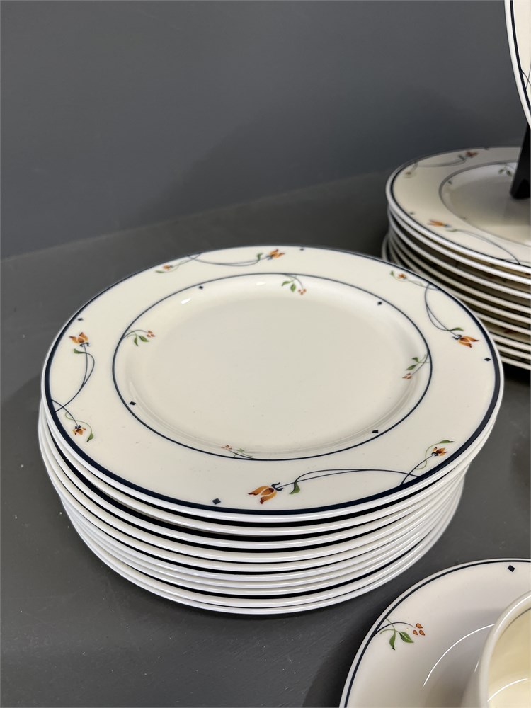 Transitional Design Online Auctions - Gorham China/Ariana Pattern