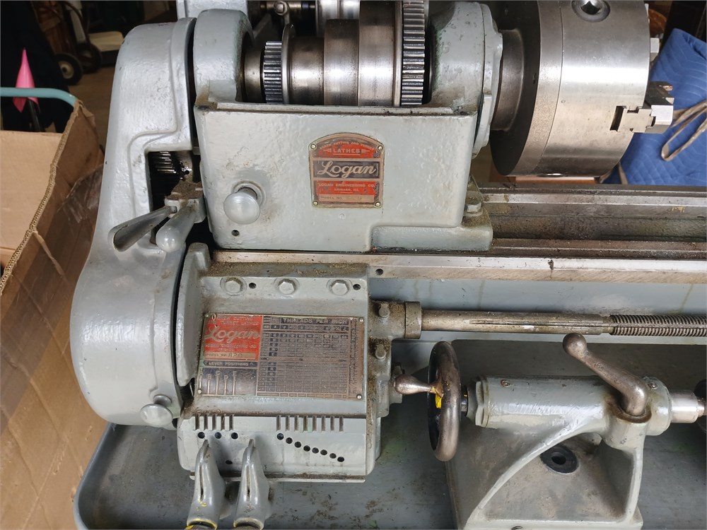 Transitional Design Online Auctions - Logan 10" Metal Lathe / Model 820