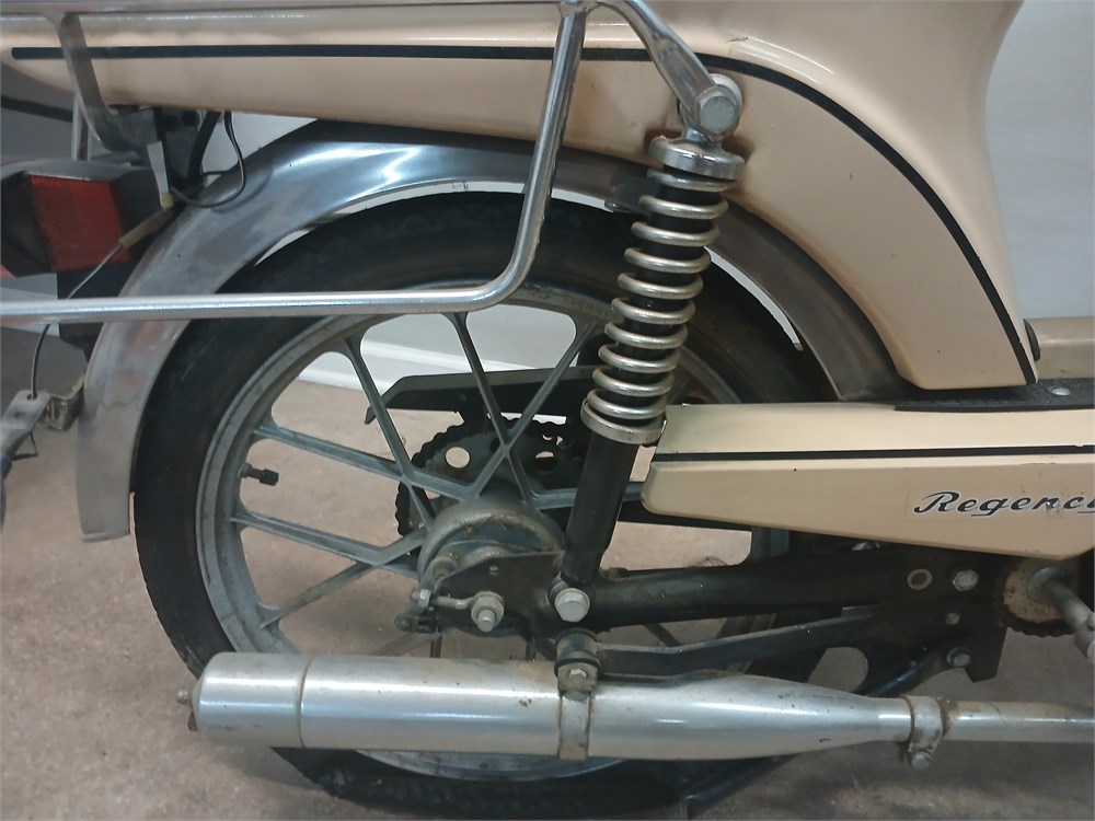 Transitional Design Online Auctions - Batavus Regency Moped / Motorcycle