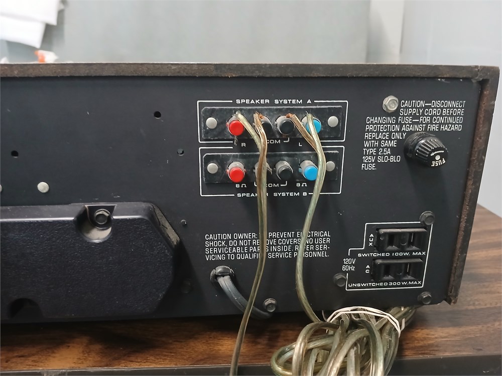 Transitional Design Online Auctions - Magnavox MX 1571 Stereo Receiver