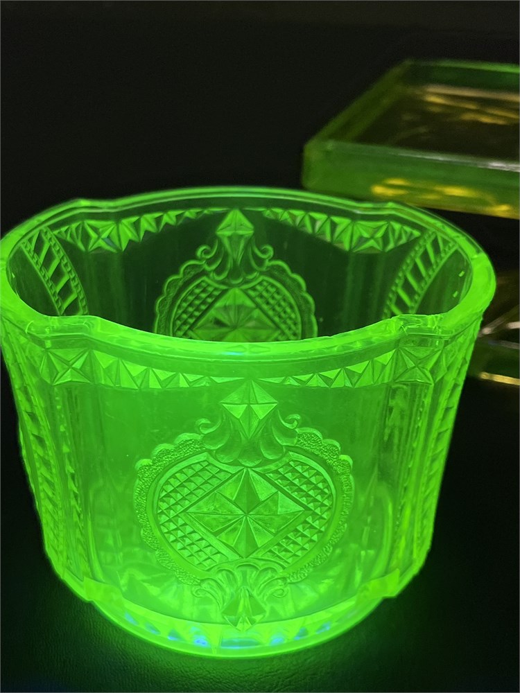 Transitional Design Online Auctions - Uranium Glass / 2