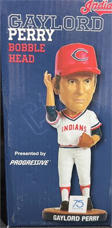 Transitional Design Online Auctions - Gaylord Perry Bobblehead / 4 / NIB
