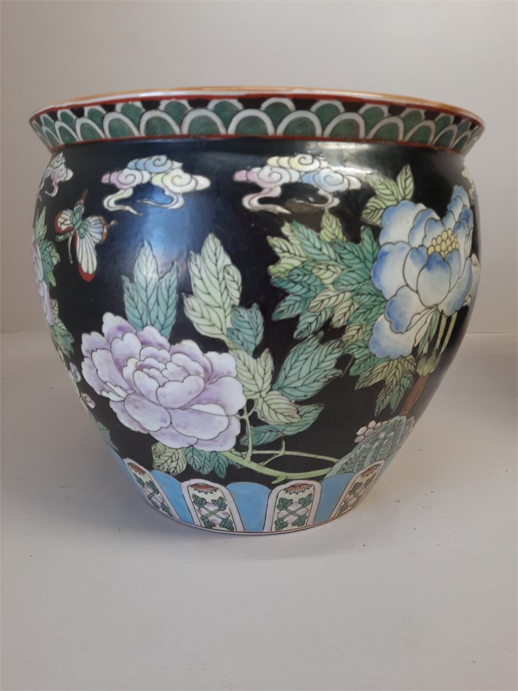 Transitional Design Online Auctions - Asian Inspired Pottery