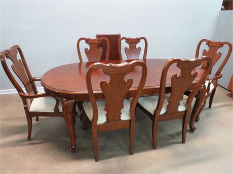 Transitional Design Online Auctions - Queen Anne Cherry Dining Set